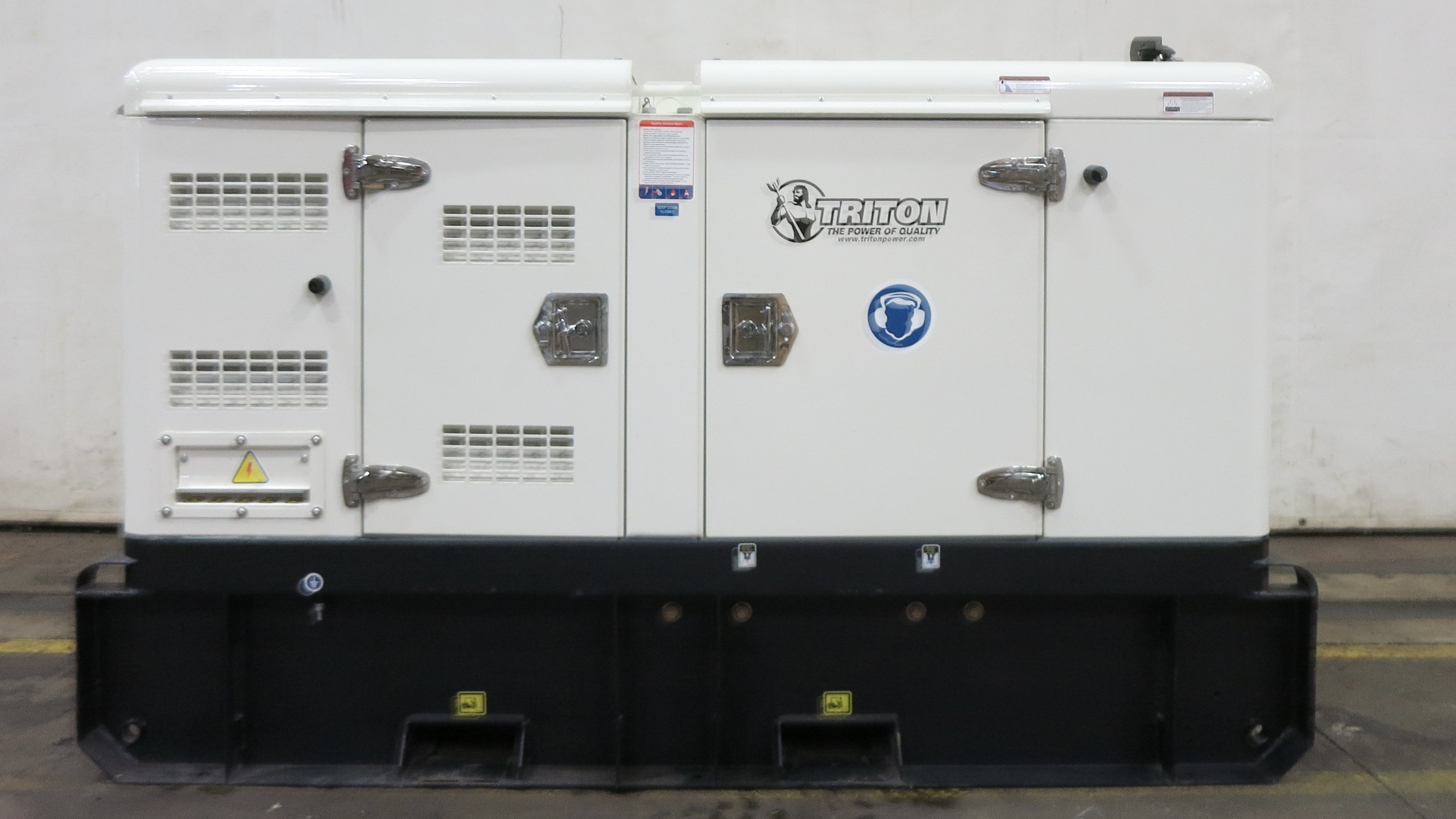 New Triton / Perkins 20 kW Diesel Generator 0 Hrs | EPA Tier 4i | 20 KW ...